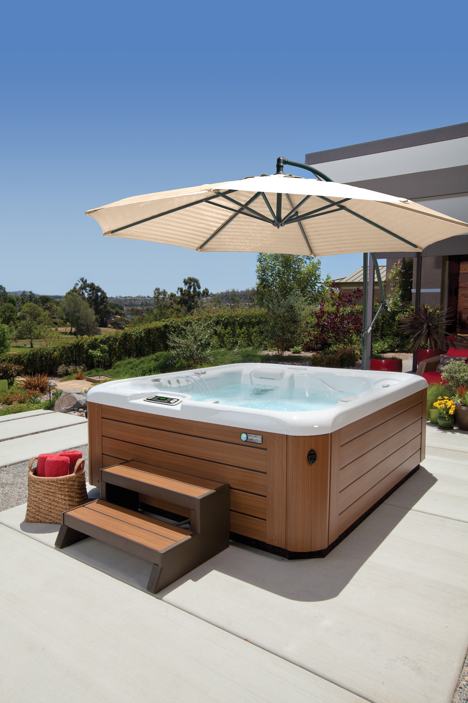 Hot Spring Highlife Sovereign 6 Person Hot Tub
