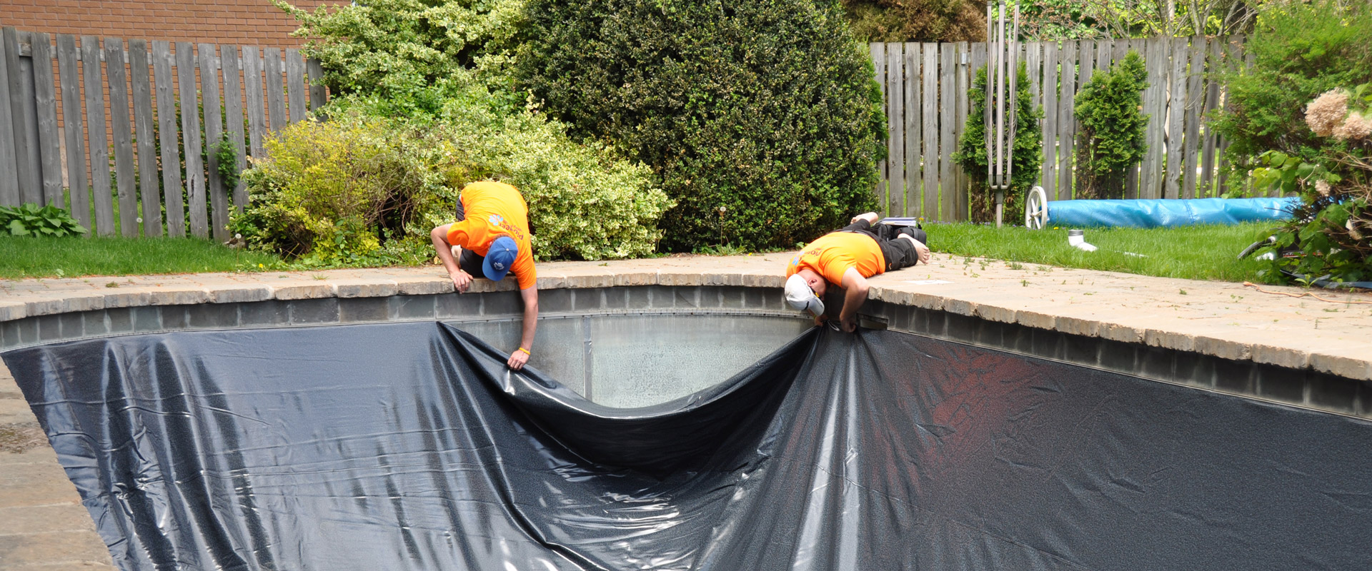 See How A Liner Is Installed - Pioneer Family Pools